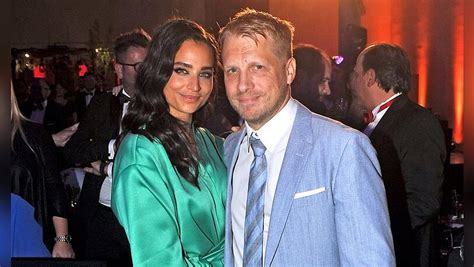 Oliver und Amira Pocher an Silvester Komm küss mich Abendzeitung