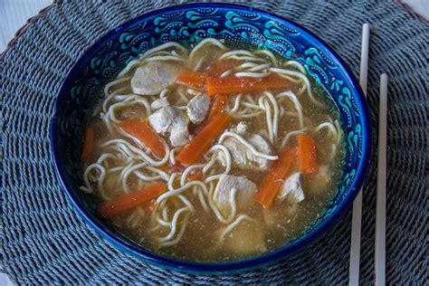 Soupe Chinoise Aux Nouilles Et Au Poulet Au Cookeo Les Petits Plats