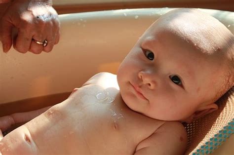 9 Sabun Mandian Untuk Bayi Baru Lahir Cocok Untuk Bayi Donna