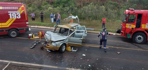 Colis O Entre Carros E Van Deixa Casal De Idosos Feridos Na Br Em