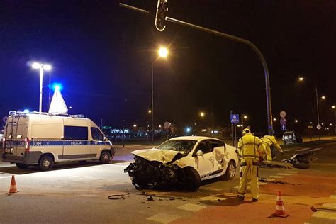 Wypadek na Rokicińskiej w Łodzi Sprawcą pijany policjant ZDJĘCIA