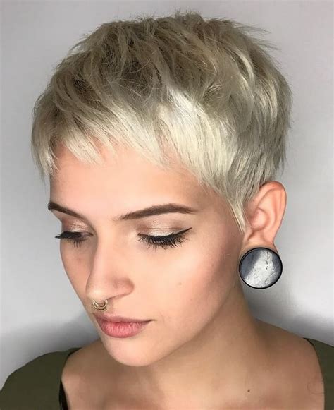 Beautiful Short Platinum Blonde Hairstyles To Elevate Your Style