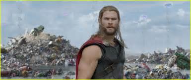 Thor Ragnarok Director Promises Lots Of Shirtless Chris Hemsworth