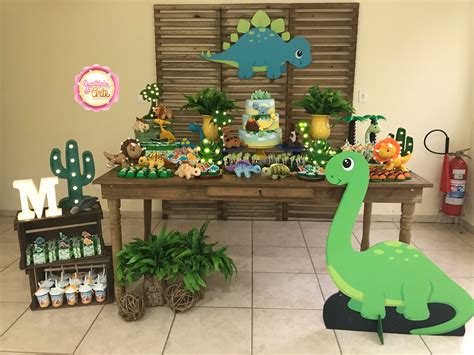 Decoração de festa tema Dinossauro baby Escritório da Arte decorações