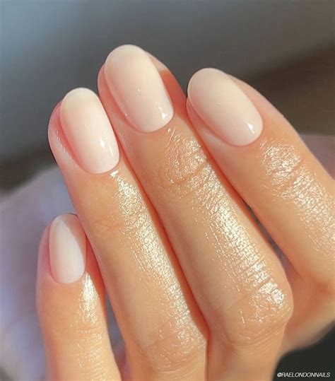 The Naked French Nail Art Trend Bangstyle Nel Unghie Con