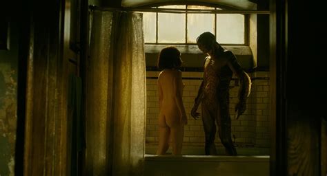 Actriz Sally Hawkins nua filme A Forma da Água Tomates Podres
