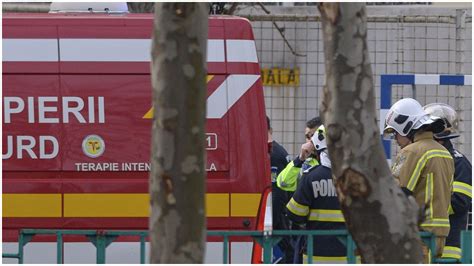 Intoxicații suspecte la o școală din Timișoara Zeci de elevi și