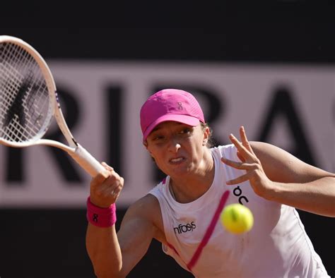 WTA Rzym Kiedy i o której gra Iga Świątek dzisiaj półfinał z Coco