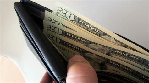 Venta Billetera Con Mucho Dinero En Stock