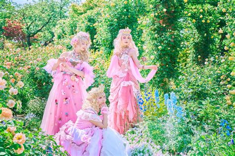 白雪みみ on Twitter RT dozesheep 創作 オリジナル spring rose fairy 春風の三