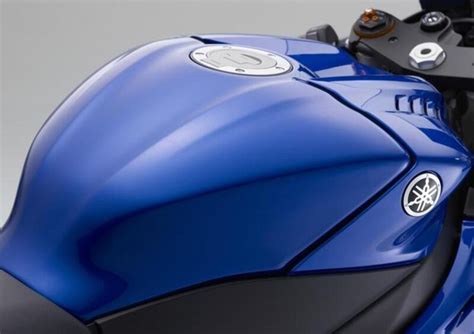Yamaha Yzf R Prezzo E Scheda Tecnica Moto It