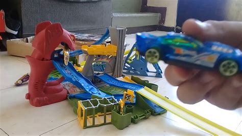 Trucos Con Coches Hotwheels Bah A De La Serpiente Youtube