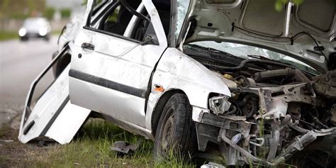 O que fazer quando bater o carro Informações importantes Carros