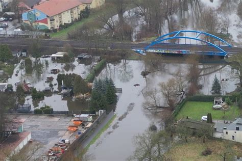 Pegel Steigt Weiter Hochwasser Warnstufe 3 In Sachsen Anhalt Erreicht