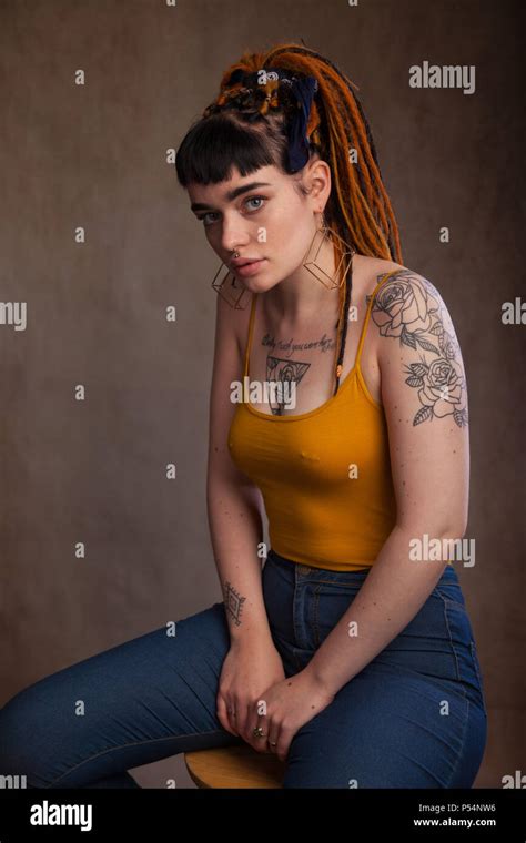 Brustwarzen Frauen Fotos Und Bildmaterial In Hoher Aufl Sung Alamy