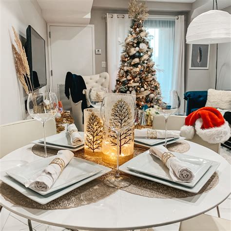 20 30 Dining Room Table Christmas Decor