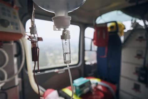 Equipamiento ambulancia básica descubre el material imprescindible