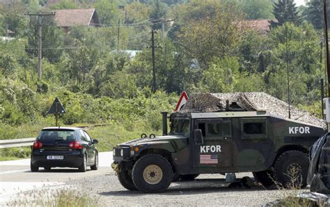 Stoltenberg NATO dislokoi 1000 trupa shtesë forca të blinduara të