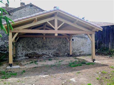 Appentis bois Charente Fabrication et pose de votre préau sur mesure