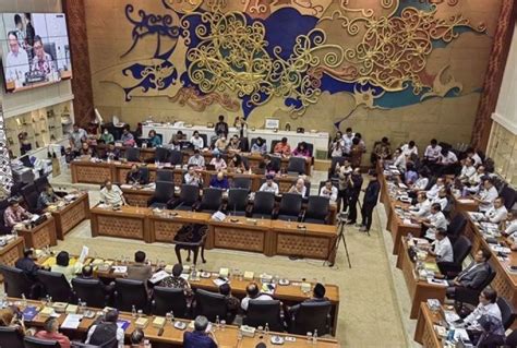 Mempertanyakan Revisi UU Pilkada Oleh DPR Yang Abaikan Putusan MK