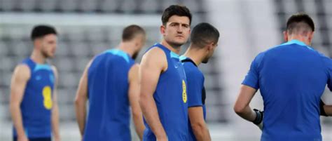 Rio Ferdinand na miejscu Harry ego Maguire a rozglądałbym się za nowym
