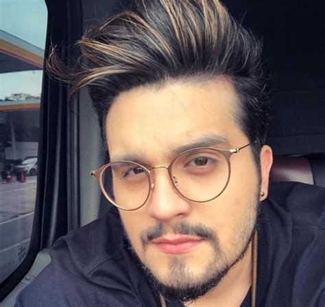 Luan Santana radicaliza no visual vira meme e é detonado