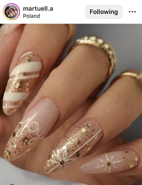 Pin By Florence Reizer On Ongles Xmas Nails Nail Designs Christmas