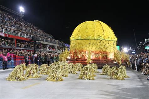 Mocidade anuncia três renovações para o Carnaval 2024 Carnavalesco