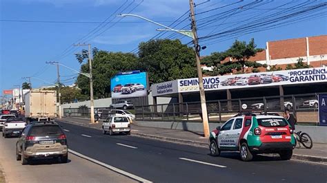 Motorista passa mal e morre em meio ao trânsito na Avenida da FEB