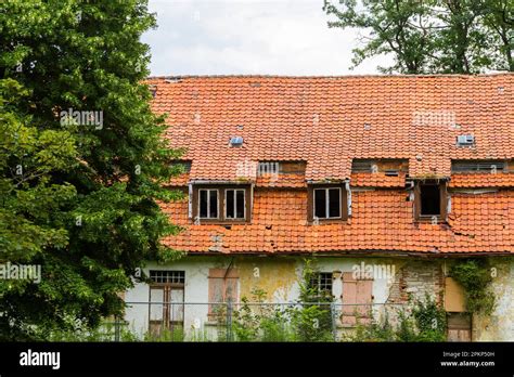 Old Dilapidated Building Stock Photo Alamy