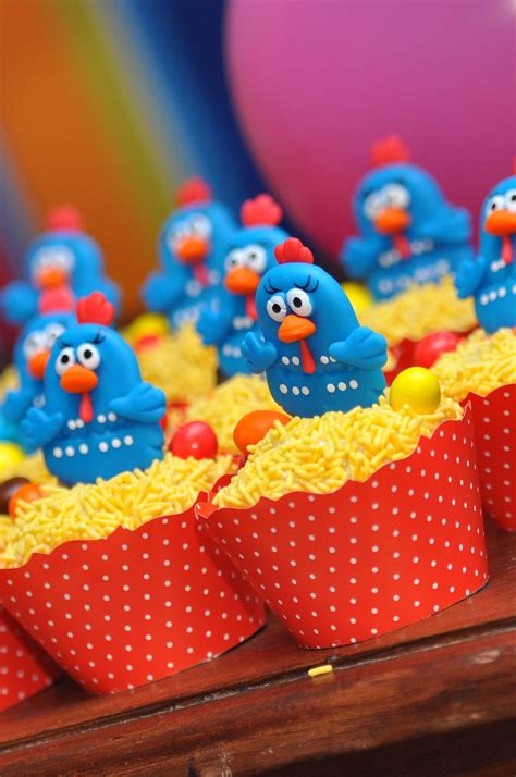 70 Ideias de Decoração de Festa da Galinha Pintadinha