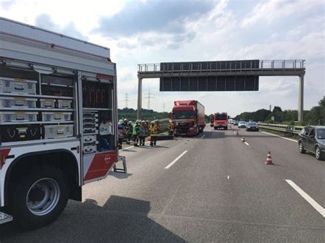 Nr 52 VU03 Verkehrsunfall LKW A8 Fahrtrichtung München