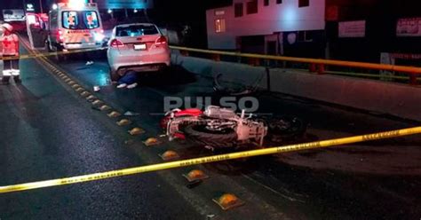Motociclista muere al chocar contra un carro FOTOGALERÍA