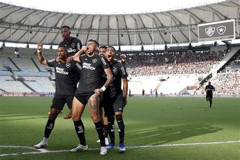 Tiquinho Soares Ultrapassa Loco Abreu E Se Torna Maior Goleador Do