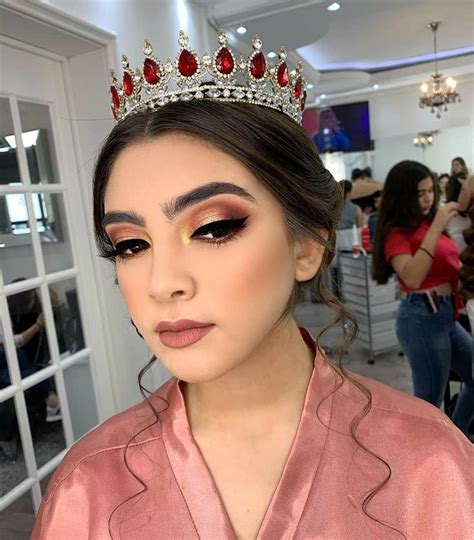 Arriba 47 imagen maquillaje para xv años rojo Viaterra mx