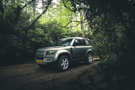De Nieuwe Land Rover Defender 90 P400 Is Het Summum Van 4x4 The Outdoors