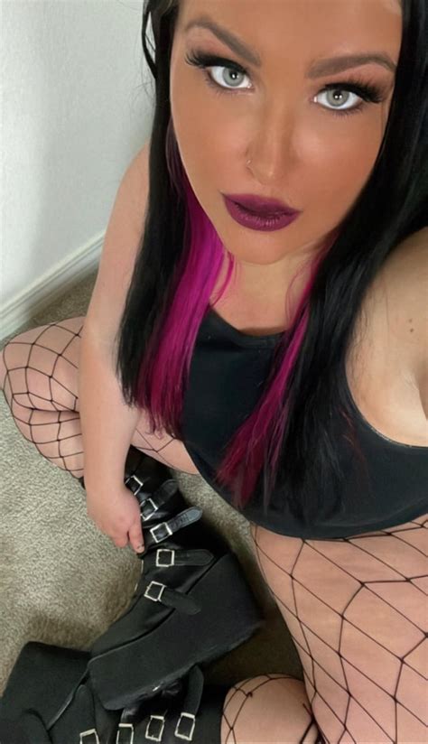 Are Guys Really Into Thick Goth Girls Rgothgirls