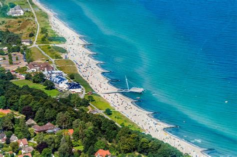 Hohwacht Ostsee aus der Vogelperspektive Meeres Küste der Ostsee in