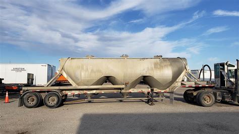 2003 Heil 43ft Tandem Axle Aluminum Dry Bulk Pneumatic Tank Trailer