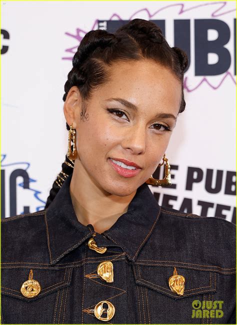 Alicia Keys Mom Son Join Her For Opening Of New Musical Hell S