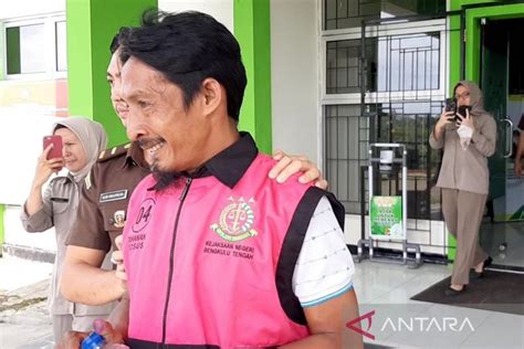 Diduga Korupsi Dana Oknum Kades Ini Ditahan Kejari Bengkulu Tengah
