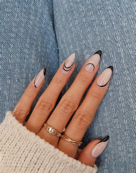 23 Chic Line Nail Designs For A Modern Aesthetic In Any Season
