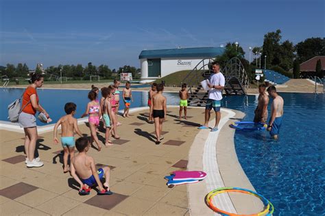 Na lipičkim bazenima započela besplatna škola plivanja Compas hr Lipik