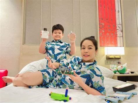 Vừa tuyên bố độc thân Nhật Kim Anh để lộ dấu vết chung phòng với