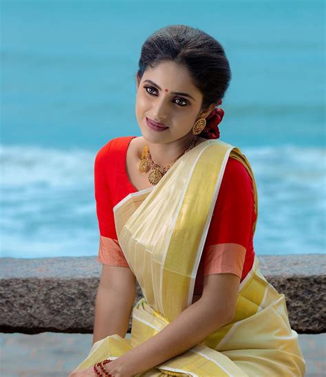 Tamil Actress Hot Hubs Photos