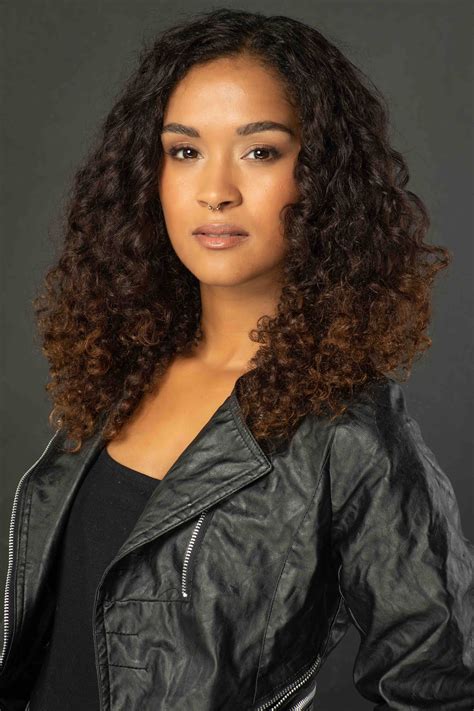 Barefoot Model Talent Agency Samantha Page