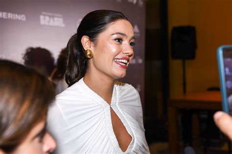Giro de fotos Pré estreia de Meu Nome é Gal reúne elenco do filme e