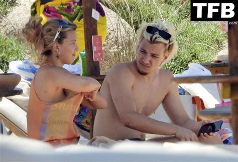 Millie Bobby Brown Jake Bongiovi Enjoy Their Holidays Together Out In