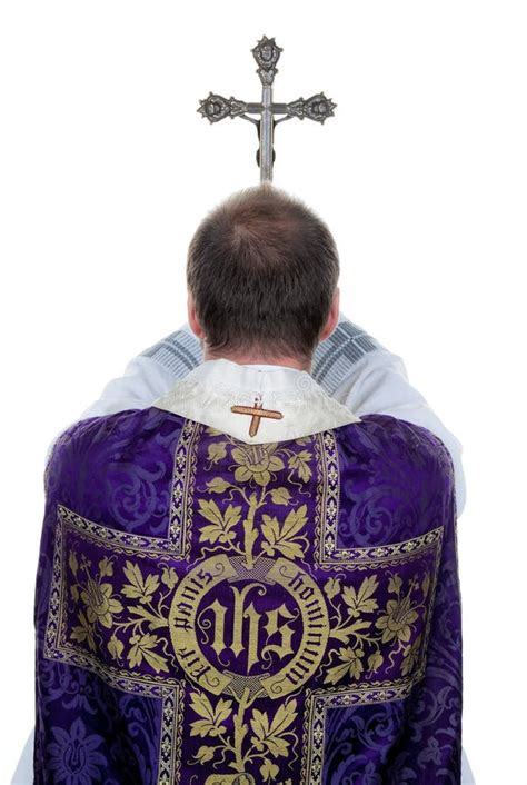 Junger Katholischer Betender Priester Stockfoto Bild Von Kruzifix Moral 44538138