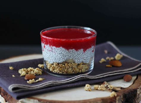 Verrines De Pudding De Chia Au Lait De Coco Framboises Et Granola
